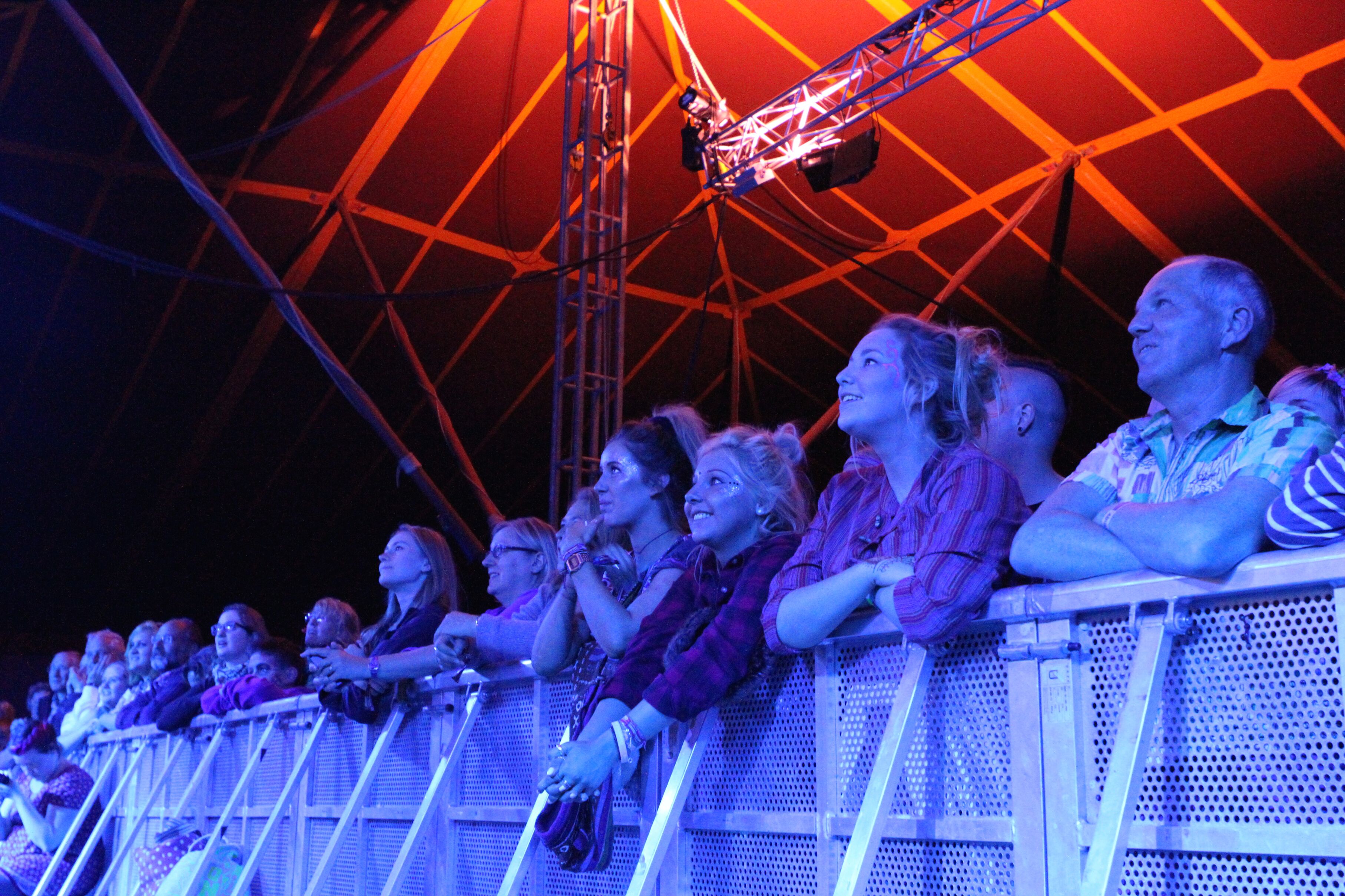 New photographic exhibition focuses on Towersey Festival, Opens Thame ...