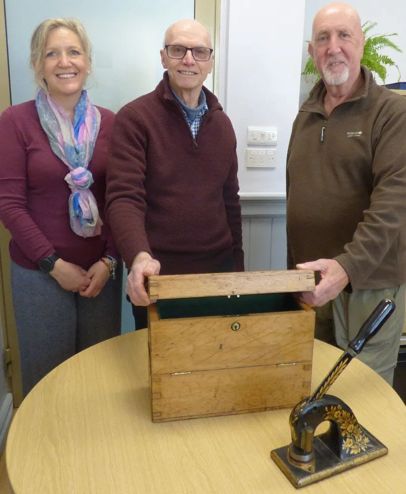 Thame Shed restore Council's artefact | Thame Hub
